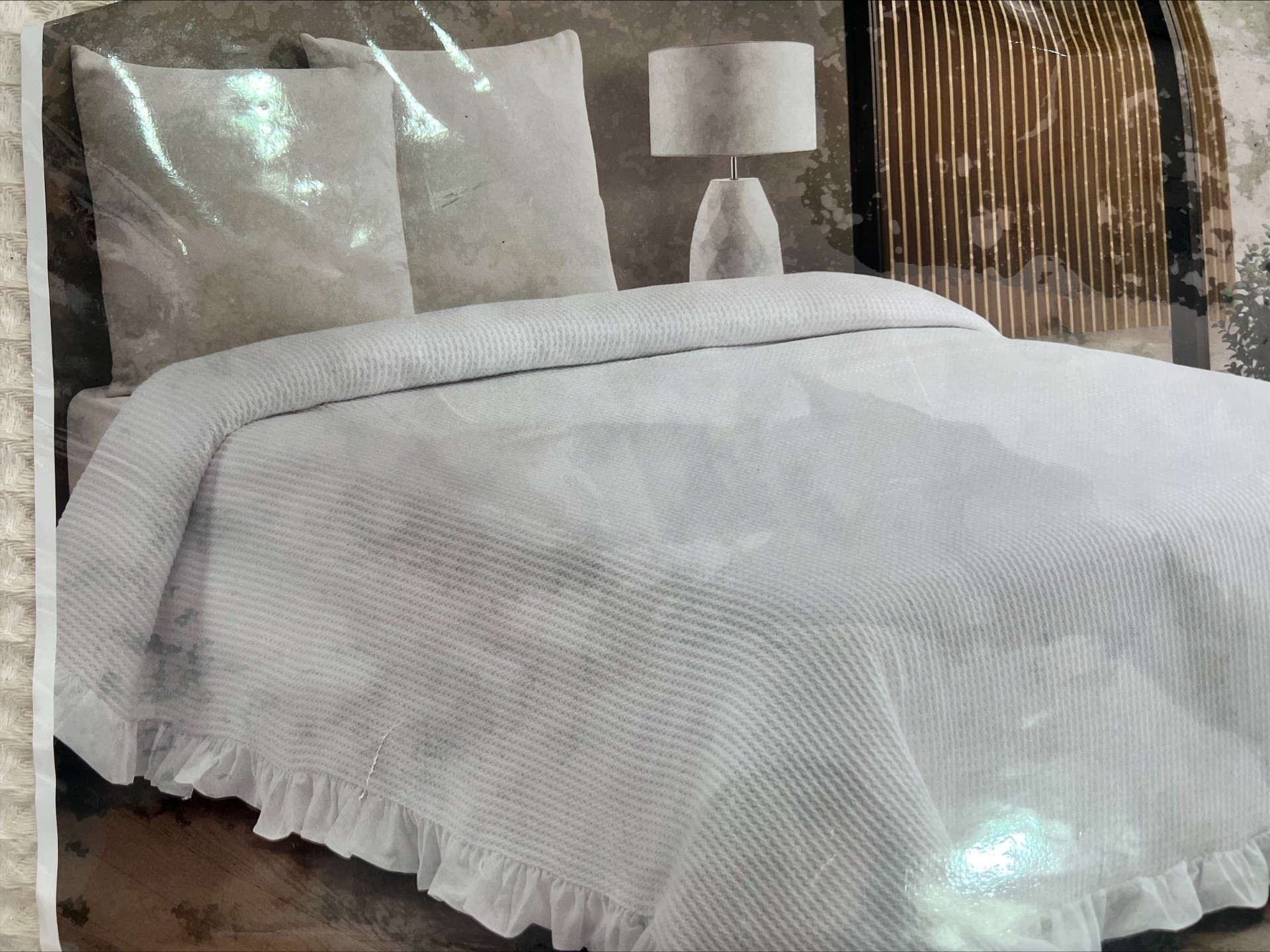 COLCHA PIQUÉ CON VOLANTE FINAL 135CM M. 1105 BEIGE - Ana Hidalgo ...